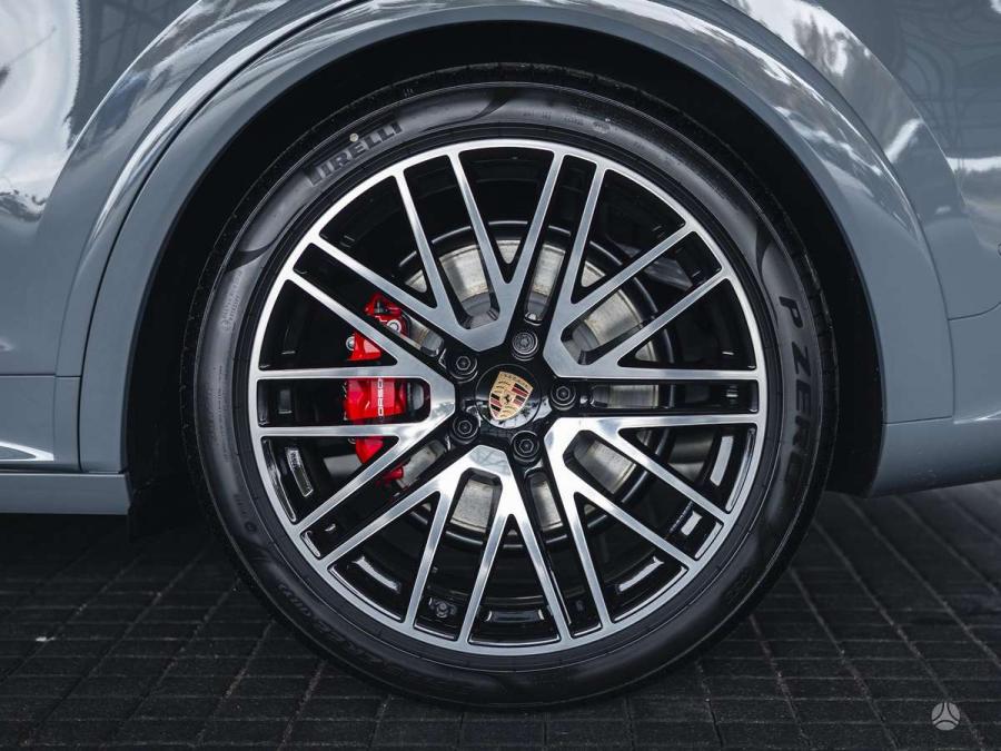 Pelēks Porsche Cayenne Coupe 2026 Viļņa, ar dzinēja tilpumu 0.00 L un nobraukumu 3 tūkst. km par 170355 €, foto 22 vietnē AUTOMOTO.COM.LV