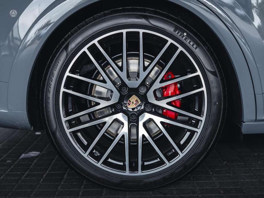 Pelēks Porsche Cayenne Coupe 2026 Viļņa, ar dzinēja tilpumu 0.00 L un nobraukumu 3 tūkst. km par 170355 €, foto 24 vietnē AUTOMOTO.COM.LV