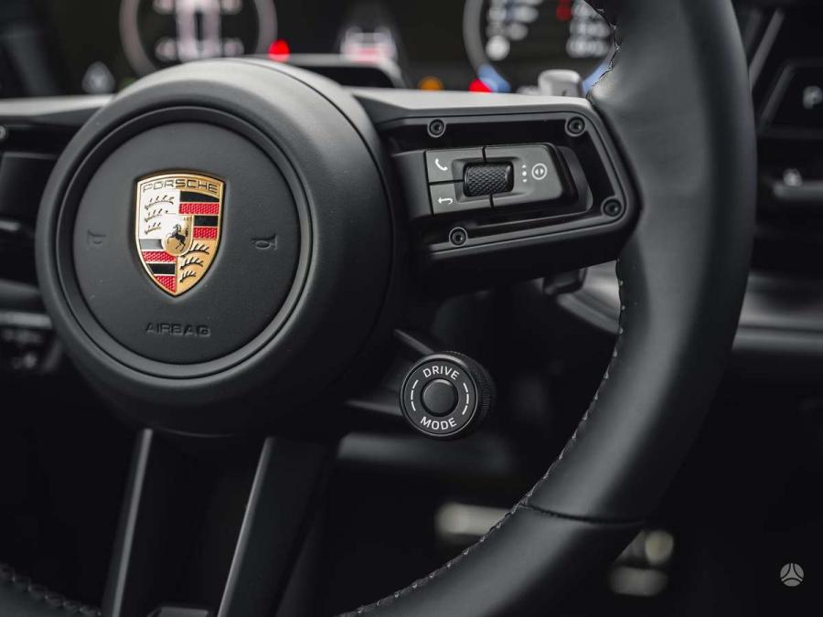Pelēks Porsche Cayenne Coupe 2026 Viļņa, ar dzinēja tilpumu 0.00 L un nobraukumu 3 tūkst. km par 170355 €, foto 31 vietnē AUTOMOTO.COM.LV