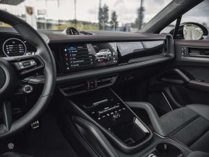 Pelēks Porsche Cayenne Coupe 2026 Viļņa, ar dzinēja tilpumu 0.00 L un nobraukumu 3 tūkst. km par 170355 €, foto 32 vietnē AUTOMOTO.COM.LV