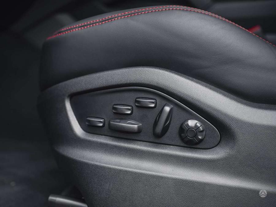 Pelēks Porsche Cayenne Coupe 2026 Viļņa, ar dzinēja tilpumu 0.00 L un nobraukumu 3 tūkst. km par 170355 €, foto 39 vietnē AUTOMOTO.COM.LV