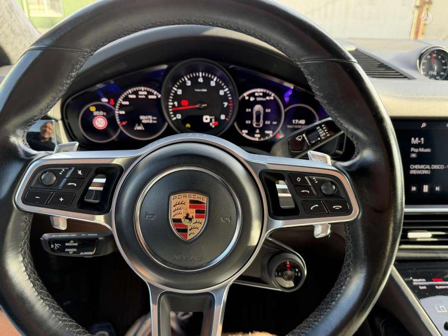 Orange Porsche Cayenne Coupe 2020 in Siauliai, with an engine capacity of 0.00 L and mileage of 100 thousand km for 56000 €, photo 10 on AUTOMOTO.COM.LV
