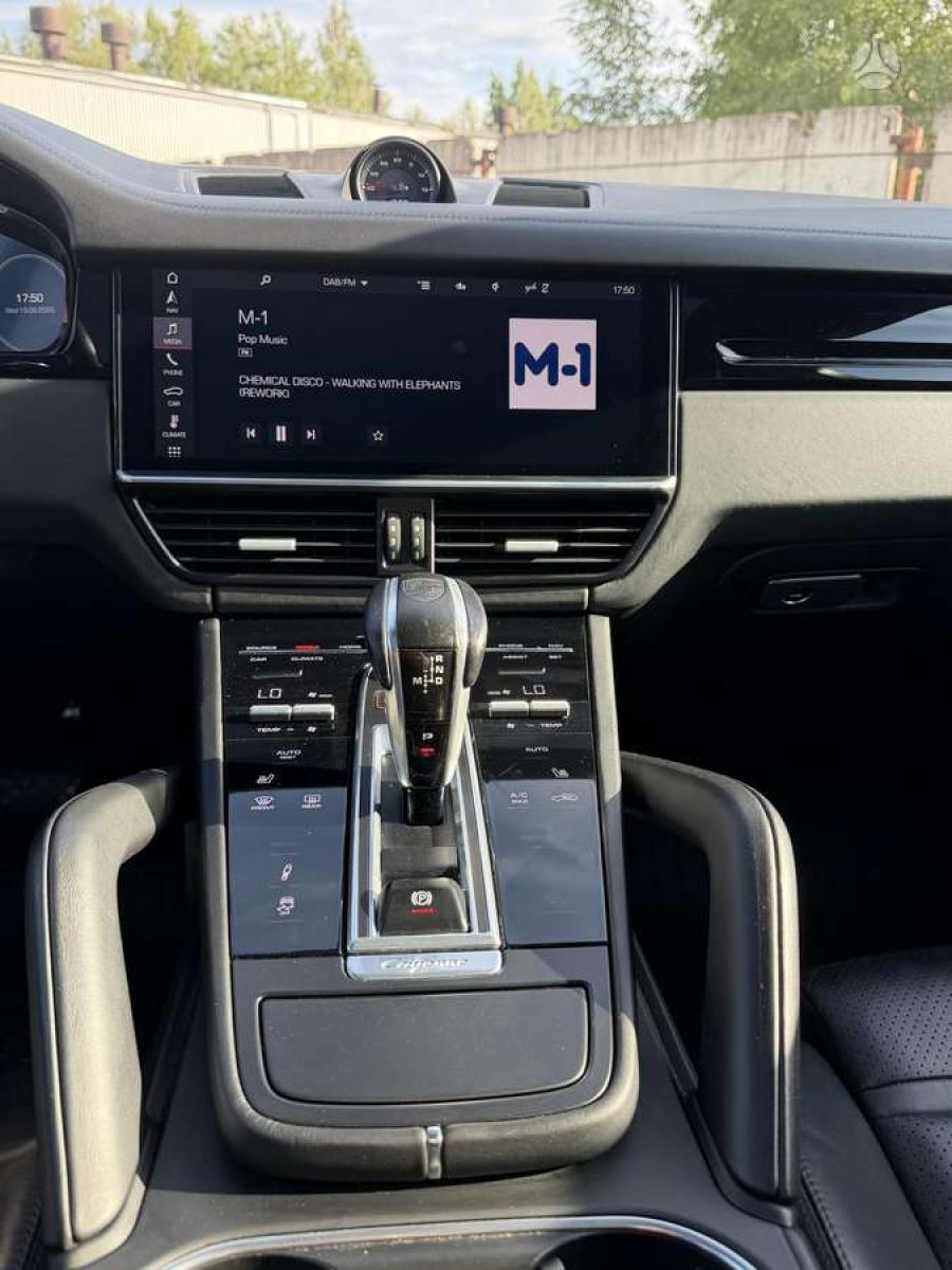Orange Porsche Cayenne Coupe 2020 in Siauliai, with an engine capacity of 0.00 L and mileage of 100 thousand km for 56000 €, photo 14 on AUTOMOTO.COM.LV