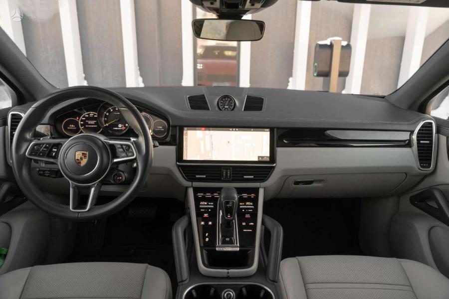 Orange Porsche Cayenne Coupe 2020 in Vilnius, with an engine capacity of 3.00 L and mileage of 51 thousand km for 67990 €, photo 17 on AUTOMOTO.COM.LV