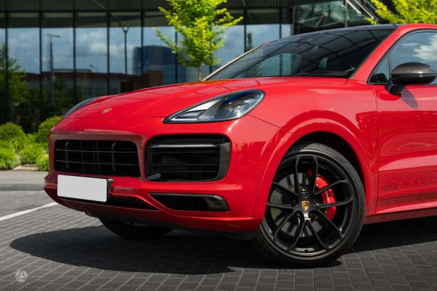 Red Porsche Cayenne Coupe 2021 in Vilnius, with an engine capacity of 4.00 L and mileage of 80 thousand km for 91000 €, photo 3 on AUTOMOTO.COM.LV