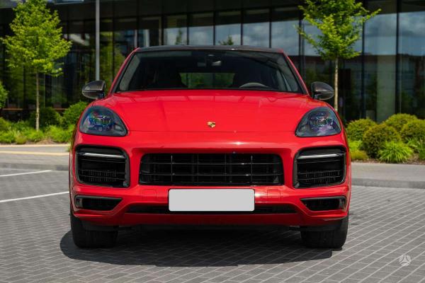 Красный Порше Cayenne Coupe 2021 в Вильнюс, объемом двигателя 4.00 л и пробегом 80 тыс. км за 91000 €, фото 4 на AUTOMOTO.COM.LV