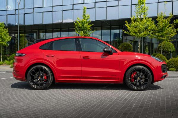 Красный Порше Cayenne Coupe 2021 в Вильнюс, объемом двигателя 4.00 л и пробегом 80 тыс. км за 91000 €, фото 8 на AUTOMOTO.COM.LV