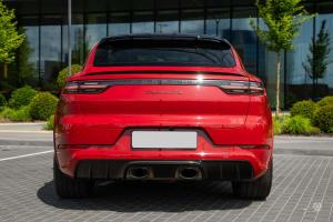 Red Porsche Cayenne Coupe 2021 in Vilnius, with an engine capacity of 4.00 L and mileage of 80 thousand km for 91000 €, photo 10 on AUTOMOTO.COM.LV