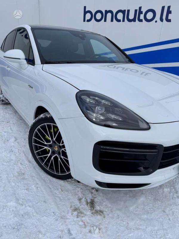 Balts Porsche Cayenne Coupe 2019 Kauņa, ar dzinēja tilpumu 3.00 L un nobraukumu 161 tūkst. km par 54500 €, foto 4 vietnē AUTOMOTO.COM.LV