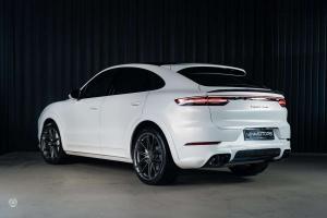 Balts Porsche Cayenne Coupe 2020 Viļņa, ar dzinēja tilpumu 4.00 L un nobraukumu 42 tūkst. km par 85999 €, foto 7 vietnē AUTOMOTO.COM.LV