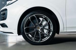 Balts Porsche Cayenne Coupe 2020 Viļņa, ar dzinēja tilpumu 4.00 L un nobraukumu 42 tūkst. km par 85999 €, foto 8 vietnē AUTOMOTO.COM.LV