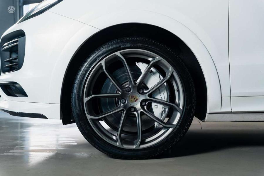 Balts Porsche Cayenne Coupe 2020 Viļņa, ar dzinēja tilpumu 4.00 L un nobraukumu 42 tūkst. km par 85999 €, foto 8 vietnē AUTOMOTO.COM.LV