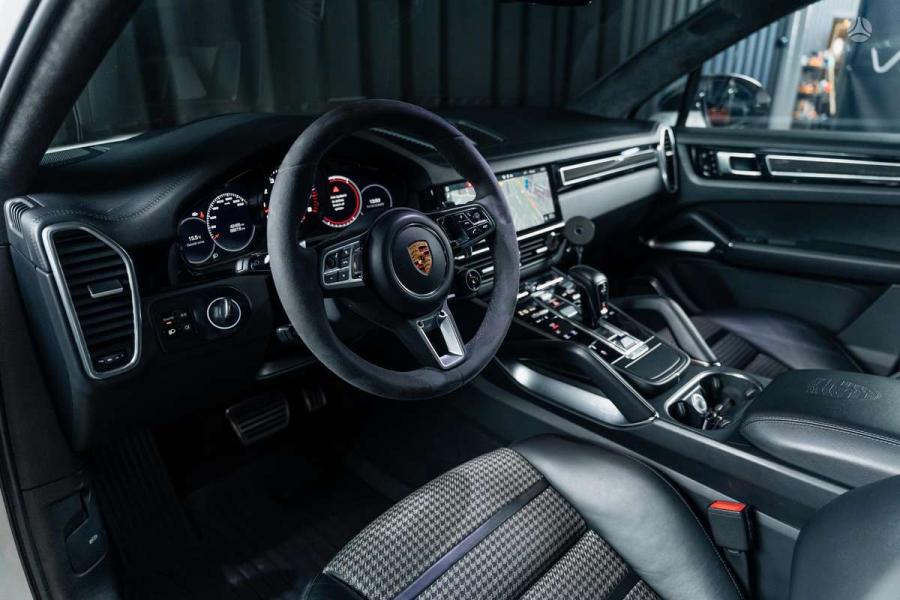 Balts Porsche Cayenne Coupe 2020 Viļņa, ar dzinēja tilpumu 4.00 L un nobraukumu 42 tūkst. km par 85999 €, foto 15 vietnē AUTOMOTO.COM.LV