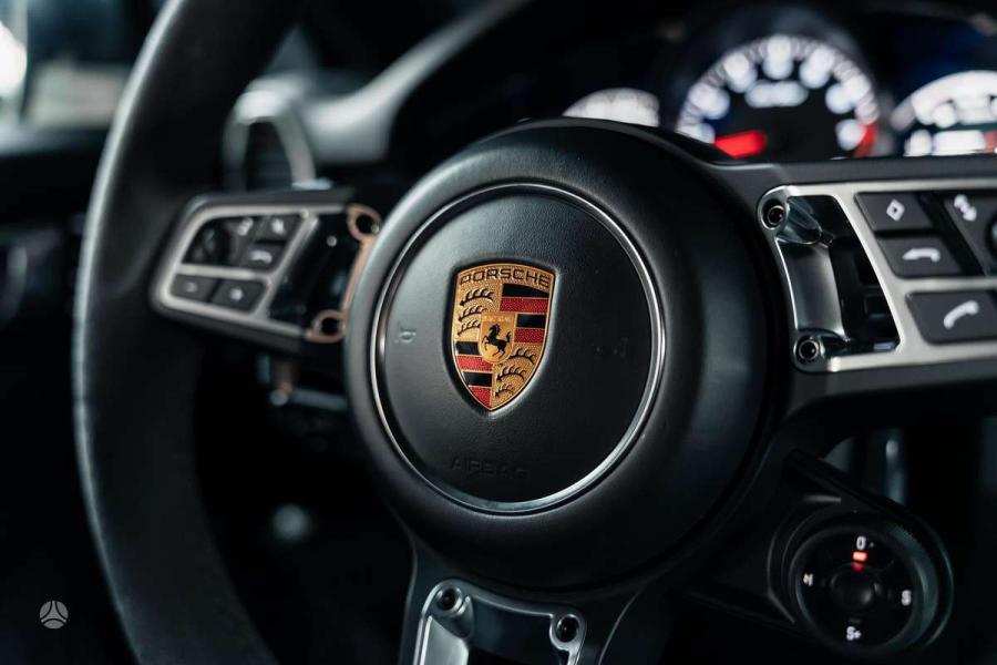 Balts Porsche Cayenne Coupe 2020 Viļņa, ar dzinēja tilpumu 4.00 L un nobraukumu 42 tūkst. km par 85999 €, foto 20 vietnē AUTOMOTO.COM.LV