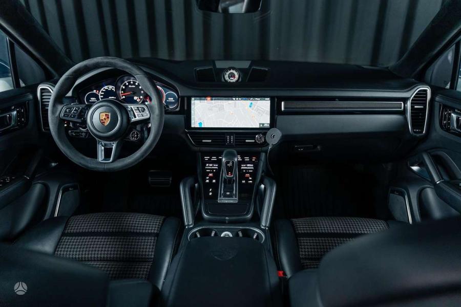 Balts Porsche Cayenne Coupe 2020 Viļņa, ar dzinēja tilpumu 4.00 L un nobraukumu 42 tūkst. km par 85999 €, foto 24 vietnē AUTOMOTO.COM.LV