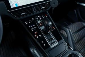 Balts Porsche Cayenne Coupe 2020 Viļņa, ar dzinēja tilpumu 4.00 L un nobraukumu 42 tūkst. km par 85999 €, foto 28 vietnē AUTOMOTO.COM.LV
