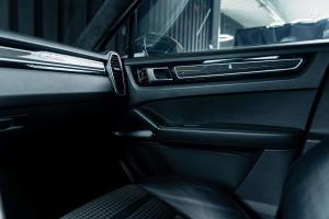 Balts Porsche Cayenne Coupe 2020 Viļņa, ar dzinēja tilpumu 4.00 L un nobraukumu 42 tūkst. km par 85999 €, foto 30 vietnē AUTOMOTO.COM.LV