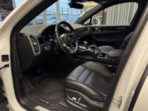 Белый Порше Cayenne Coupe 2020 в Рига, объемом двигателя 3.00 л и пробегом 47 тыс. км за 54990 €, фото 10 на AUTOMOTO.COM.LV