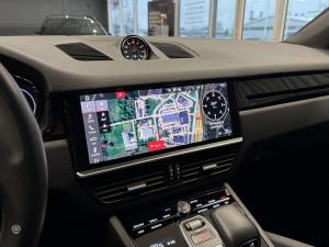 Белый Порше Cayenne Coupe 2020 в Рига, объемом двигателя 3.00 л и пробегом 47 тыс. км за 54990 €, фото 21 на AUTOMOTO.COM.LV