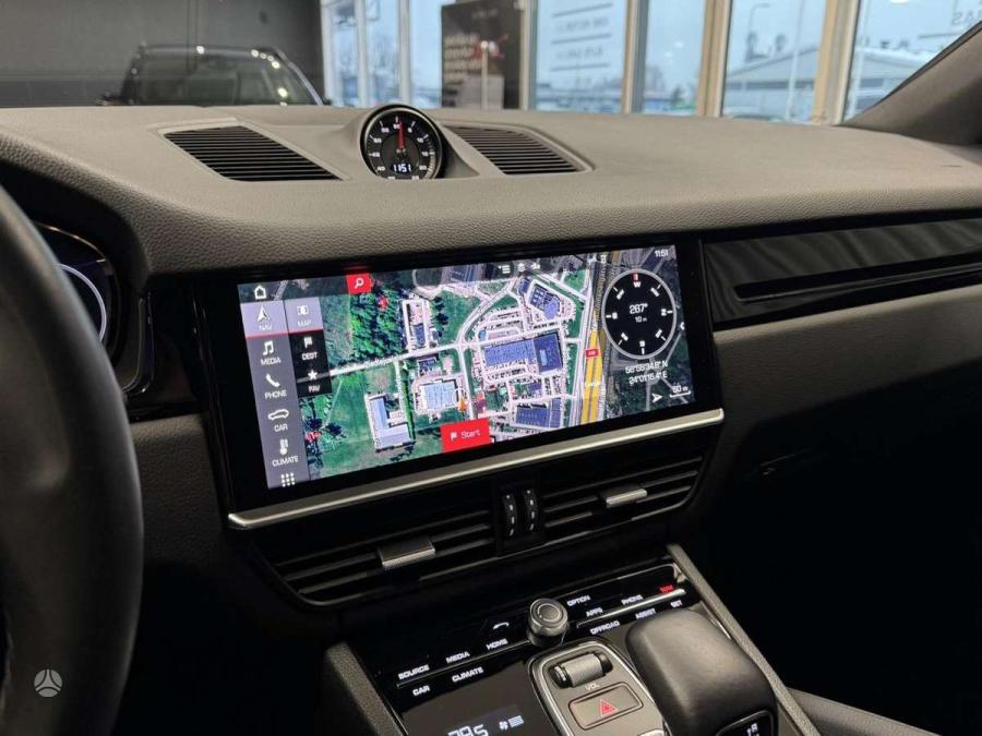 Белый Порше Cayenne Coupe 2020 в Рига, объемом двигателя 3.00 л и пробегом 47 тыс. км за 54990 €, фото 21 на AUTOMOTO.COM.LV