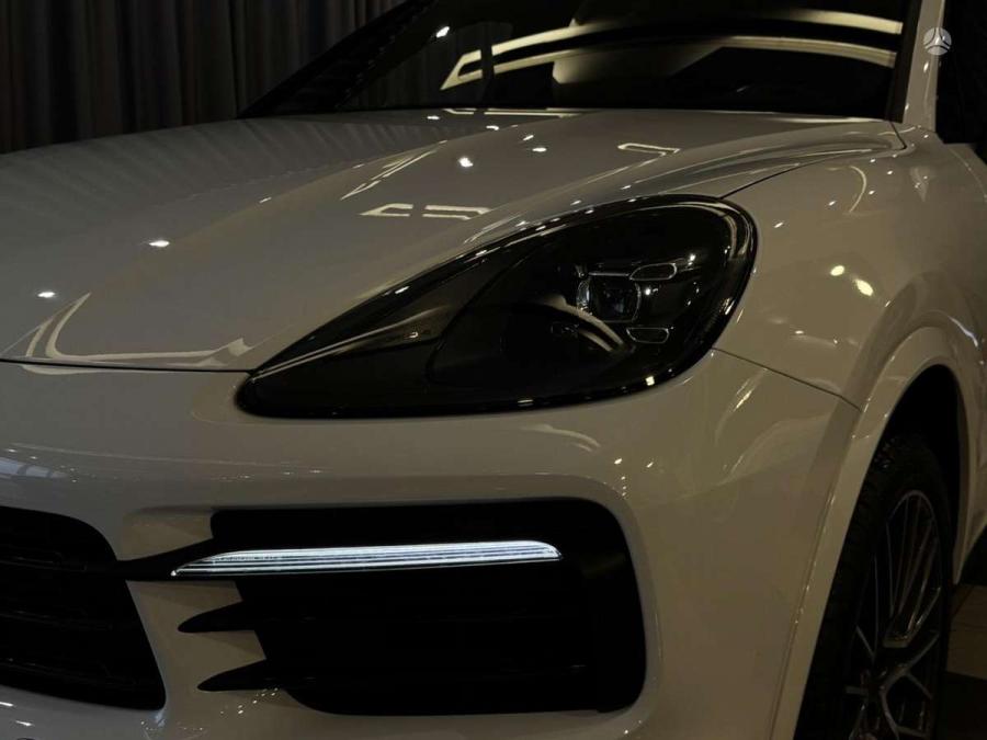 Белый Порше Cayenne Coupe 2020 в Рига, объемом двигателя 3.00 л и пробегом 47 тыс. км за 54990 €, фото 31 на AUTOMOTO.COM.LV