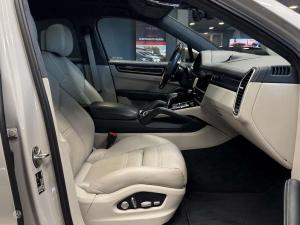 Balts Porsche Cayenne Coupe 2021 Rīga, ar dzinēja tilpumu 2.90 L un nobraukumu 83 tūkst. km par 69990 €, foto 14 vietnē AUTOMOTO.COM.LV