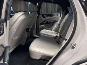 Balts Porsche Cayenne Coupe 2021 Rīga, ar dzinēja tilpumu 2.90 L un nobraukumu 83 tūkst. km par 69990 €, foto 27 vietnē AUTOMOTO.COM.LV