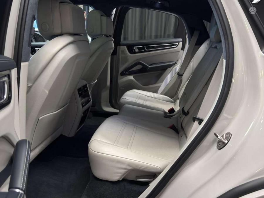 Balts Porsche Cayenne Coupe 2021 Rīga, ar dzinēja tilpumu 2.90 L un nobraukumu 83 tūkst. km par 69990 €, foto 27 vietnē AUTOMOTO.COM.LV