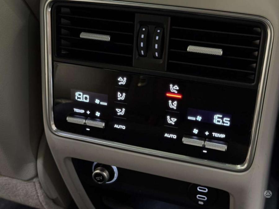 Balts Porsche Cayenne Coupe 2021 Rīga, ar dzinēja tilpumu 2.90 L un nobraukumu 83 tūkst. km par 69990 €, foto 29 vietnē AUTOMOTO.COM.LV