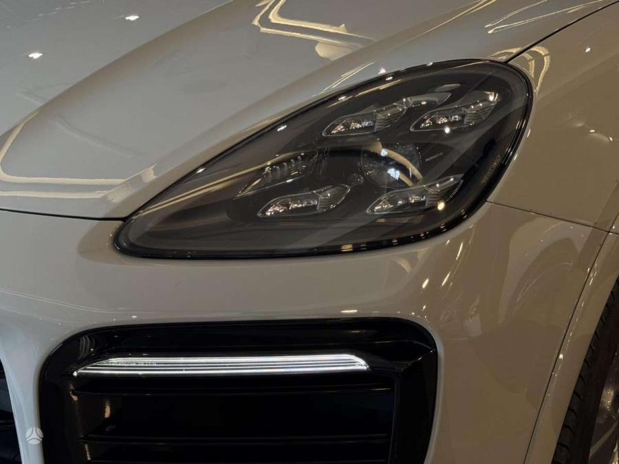 Balts Porsche Cayenne Coupe 2021 Rīga, ar dzinēja tilpumu 2.90 L un nobraukumu 83 tūkst. km par 69990 €, foto 32 vietnē AUTOMOTO.COM.LV