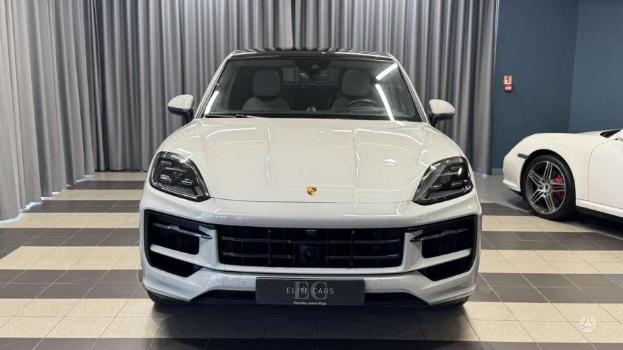 Balts Porsche Cayenne Coupe 2023 Rīga, ar dzinēja tilpumu 3.00 L un nobraukumu 95 tūkst. km par 85990 €, foto 3 vietnē AUTOMOTO.COM.LV