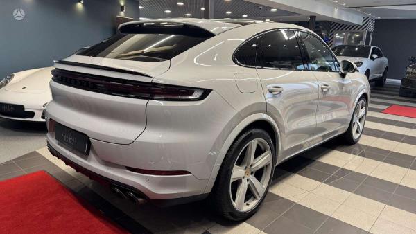 Белый Порше Cayenne Coupe 2023 в Рига, объемом двигателя 3.00 л и пробегом 95 тыс. км за 85990 €, фото 5 на AUTOMOTO.COM.LV
