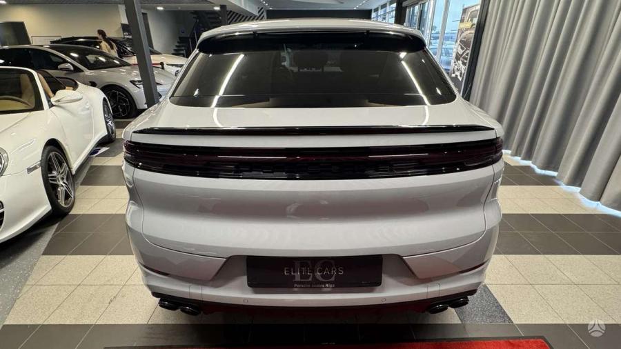 Balts Porsche Cayenne Coupe 2023 Rīga, ar dzinēja tilpumu 3.00 L un nobraukumu 95 tūkst. km par 85990 €, foto 7 vietnē AUTOMOTO.COM.LV