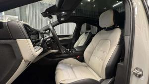Balts Porsche Cayenne Coupe 2023 Rīga, ar dzinēja tilpumu 3.00 L un nobraukumu 95 tūkst. km par 85990 €, foto 9 vietnē AUTOMOTO.COM.LV