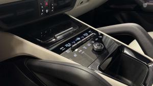Balts Porsche Cayenne Coupe 2023 Rīga, ar dzinēja tilpumu 3.00 L un nobraukumu 95 tūkst. km par 85990 €, foto 17 vietnē AUTOMOTO.COM.LV