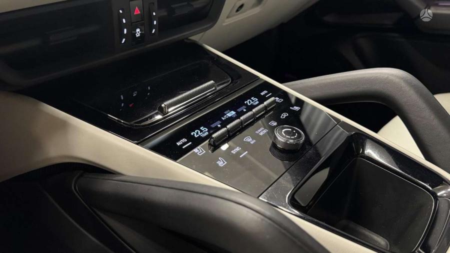 Balts Porsche Cayenne Coupe 2023 Rīga, ar dzinēja tilpumu 3.00 L un nobraukumu 95 tūkst. km par 85990 €, foto 17 vietnē AUTOMOTO.COM.LV