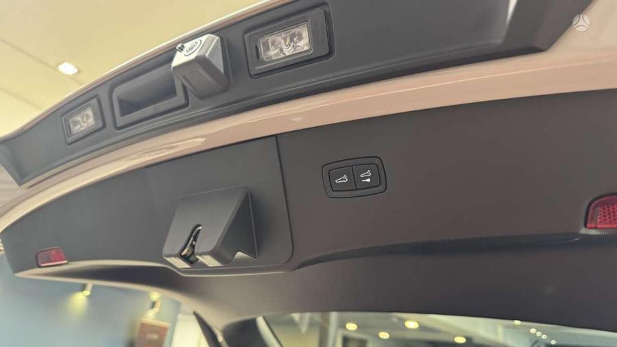 Balts Porsche Cayenne Coupe 2023 Rīga, ar dzinēja tilpumu 3.00 L un nobraukumu 95 tūkst. km par 85990 €, foto 23 vietnē AUTOMOTO.COM.LV