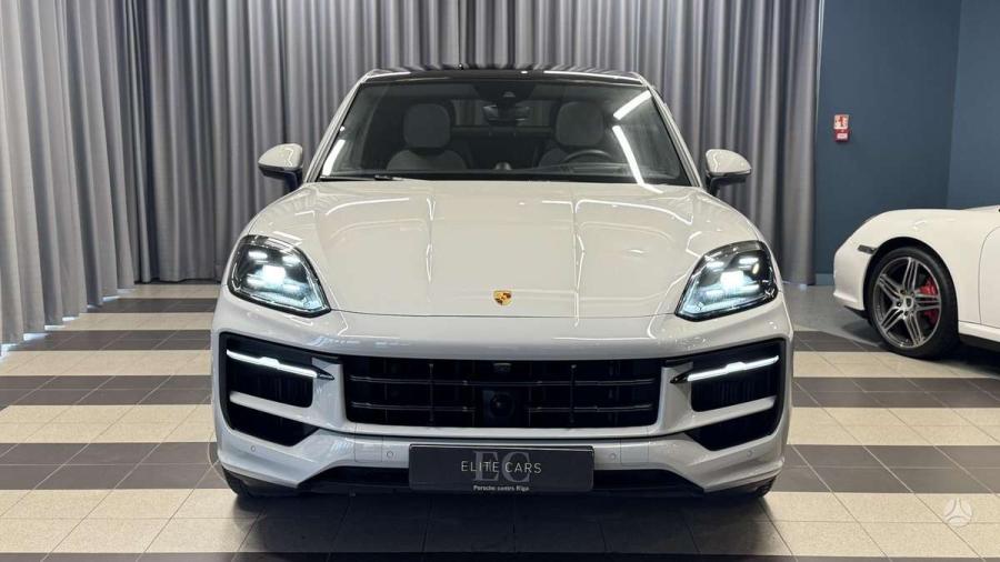 Balts Porsche Cayenne Coupe 2023 Rīga, ar dzinēja tilpumu 3.00 L un nobraukumu 95 tūkst. km par 85990 €, foto 26 vietnē AUTOMOTO.COM.LV