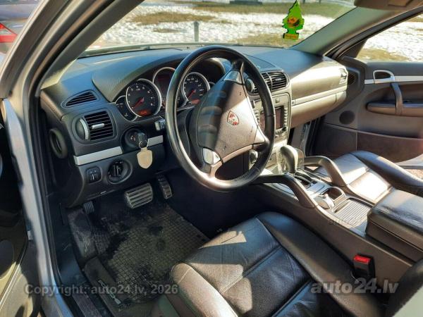 Porsche Cayenne 2004 in Tallinn, with an engine capacity of 4.50 L and mileage of 0 thousand km for 2500 €, photo 5 on AUTOMOTO.COM.LV