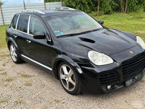 Porsche Cayenne 2004 in Radviliskis, with an engine capacity of 4.50 L and mileage of 211 thousand km for 2600 €, photo 4 on AUTOMOTO.COM.LV