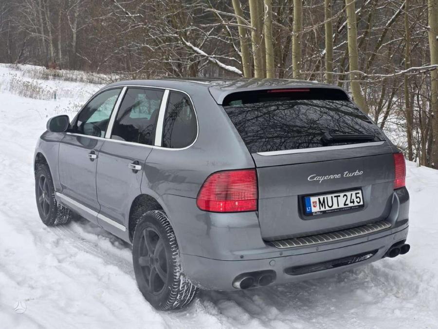Porsche Cayenne 2005 in Vilnius, with an engine capacity of 4.49 L and mileage of 339 thousand km for 3900 €, photo 3 on AUTOMOTO.COM.LV