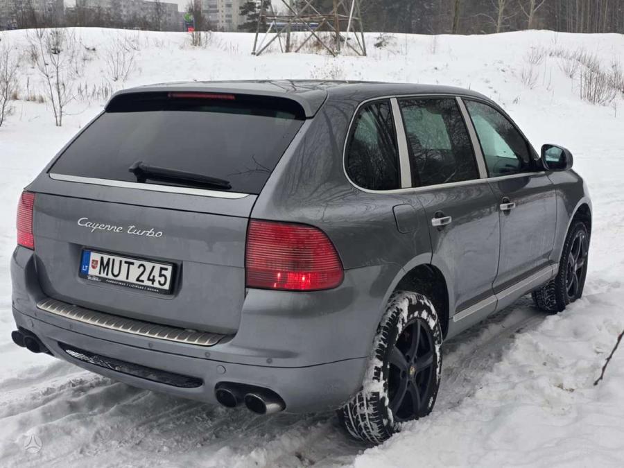 Porsche Cayenne 2005 in Vilnius, with an engine capacity of 4.49 L and mileage of 339 thousand km for 3900 €, photo 4 on AUTOMOTO.COM.LV
