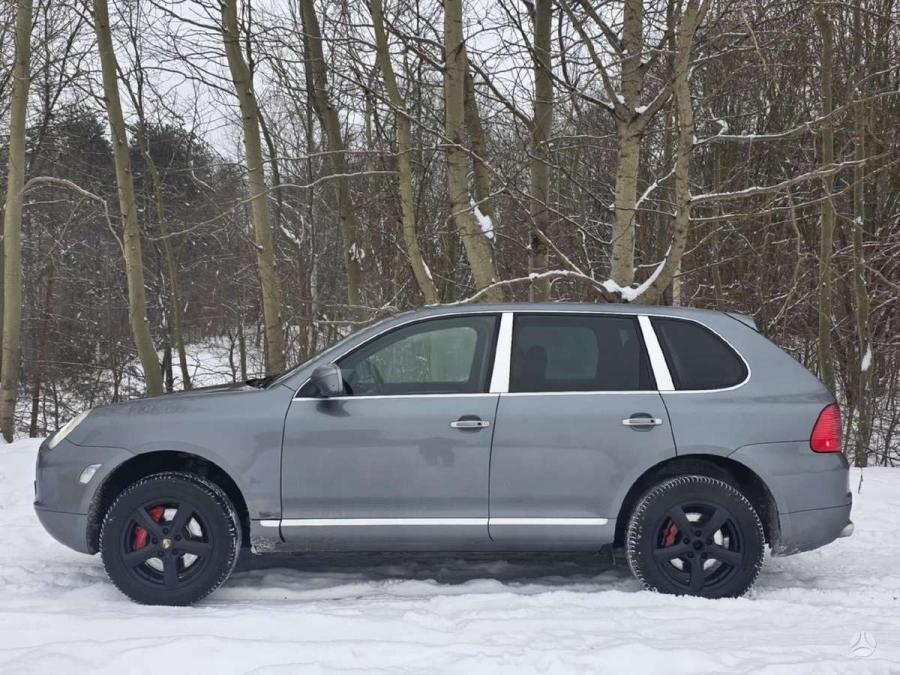 Porsche Cayenne 2005 in Vilnius, with an engine capacity of 4.49 L and mileage of 339 thousand km for 3900 €, photo 6 on AUTOMOTO.COM.LV