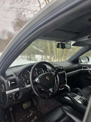 Porsche Cayenne 2005 in Vilnius, with an engine capacity of 4.49 L and mileage of 339 thousand km for 3900 €, photo 8 on AUTOMOTO.COM.LV