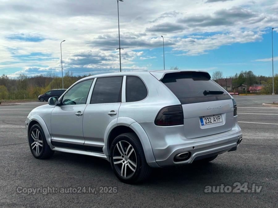 Porsche Cayenne 2007 in Narva, with an engine capacity of 4.80 L and mileage of 350 thousand km for 3500 €, photo 4 on AUTOMOTO.COM.LV