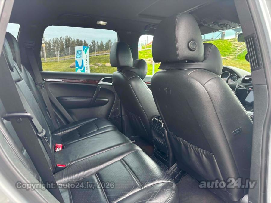 Porsche Cayenne 2007 in Narva, with an engine capacity of 4.80 L and mileage of 350 thousand km for 3500 €, photo 8 on AUTOMOTO.COM.LV