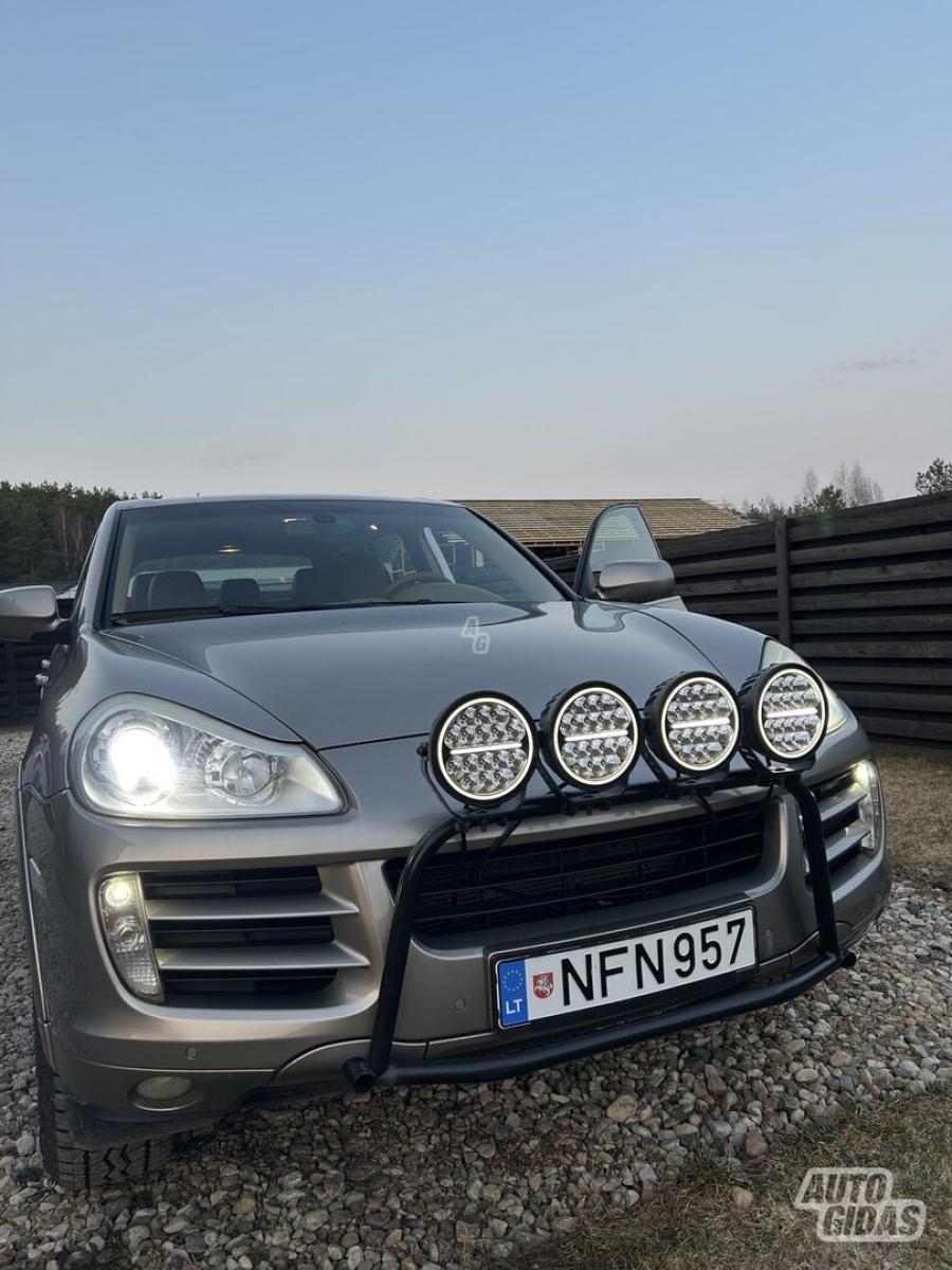 Porsche Cayenne 2008 in Moletai, with an engine capacity of 3.60 L and mileage of 370 thousand km for 8500 €, photo 14 on AUTOMOTO.COM.LV