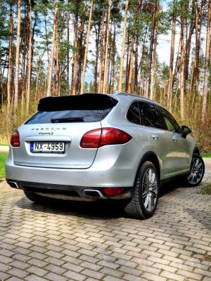 Porsche Cayenne 2010 in Jurmala, with an engine capacity of 4.80 L and mileage of 267 thousand km for 13000 €, photo 4 on AUTOMOTO.COM.LV