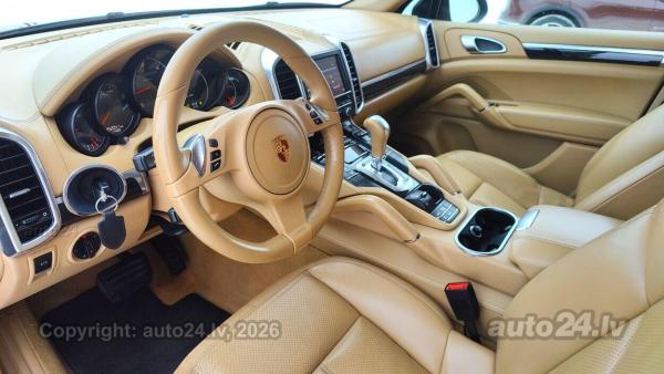 Porsche Cayenne 2011 in Tallinn, with an engine capacity of 3.00 L and mileage of 230 thousand km for 14799 €, photo 6 on AUTOMOTO.COM.LV