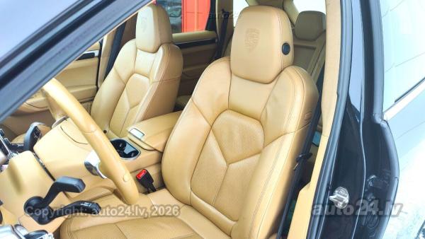 Porsche Cayenne 2011 in Tallinn, with an engine capacity of 3.00 L and mileage of 230 thousand km for 14799 €, photo 7 on AUTOMOTO.COM.LV